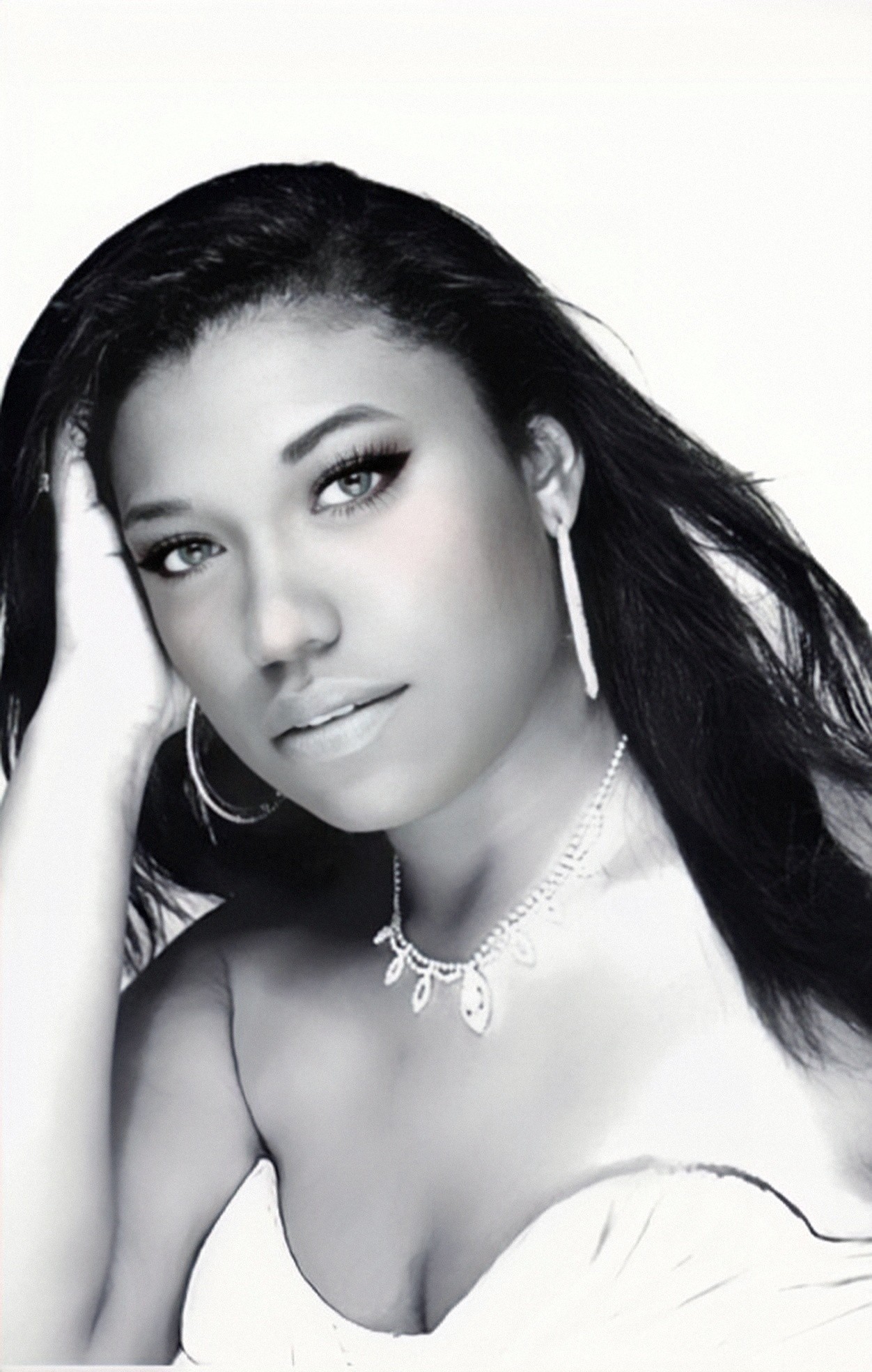 Daily Inspiration: Meet Ravon Hernandez - Voyage ATL Magazine | ATL ...