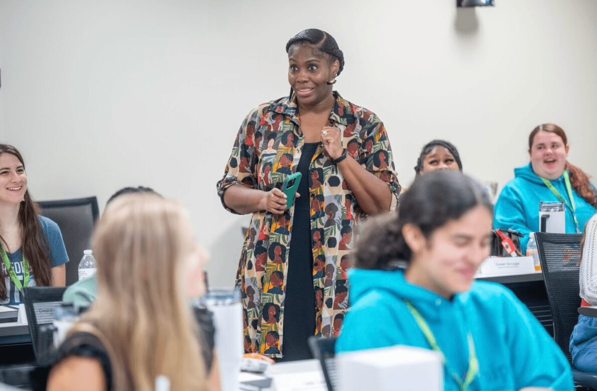 Hidden Gems: Meet Stacy Roberts of SMR Leadership Solutions – Voyage ...